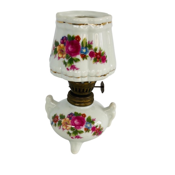 Accents | Charming Oil Lamp Vintage Ceramic Cottagecore Design Roses ...